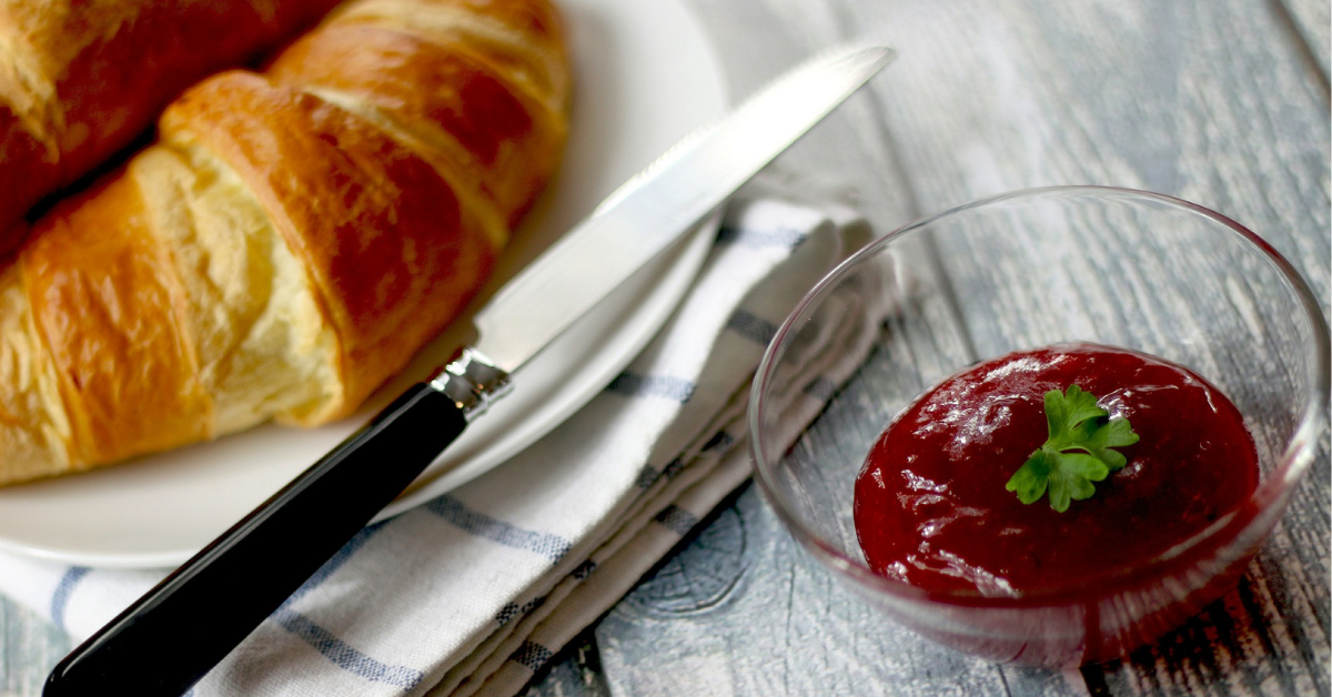 Where Does the Butter Knife Go in A Place Setting? - Kitchen Dimes